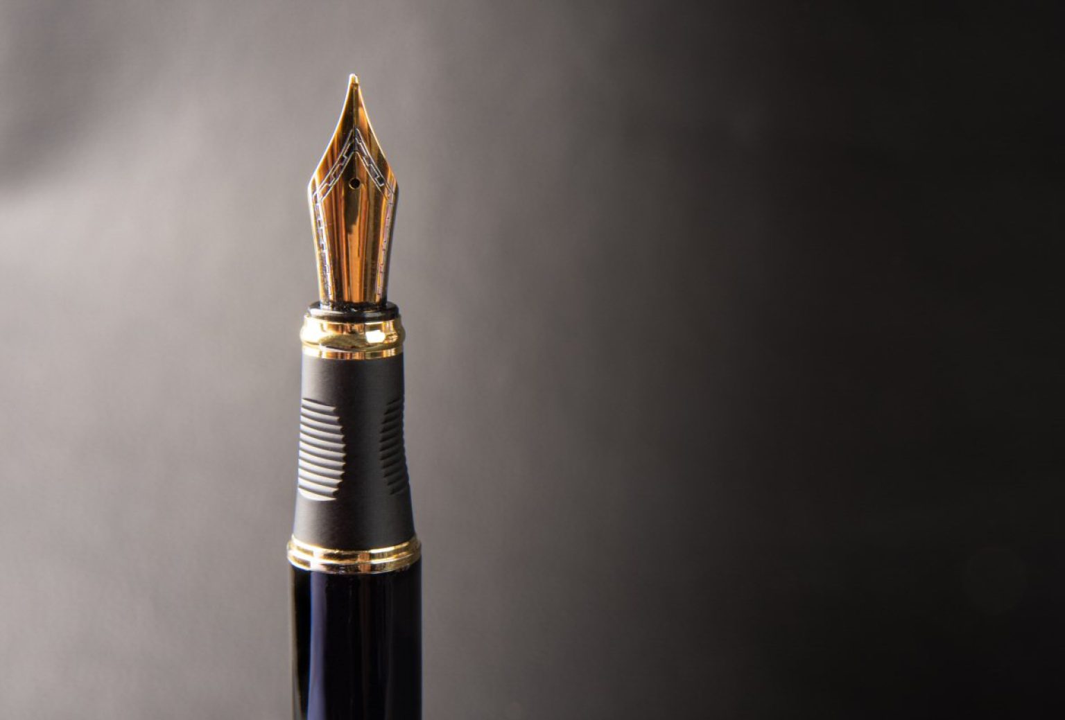Top 10 Luxury Pen Brands for Gifting - Bello Bello