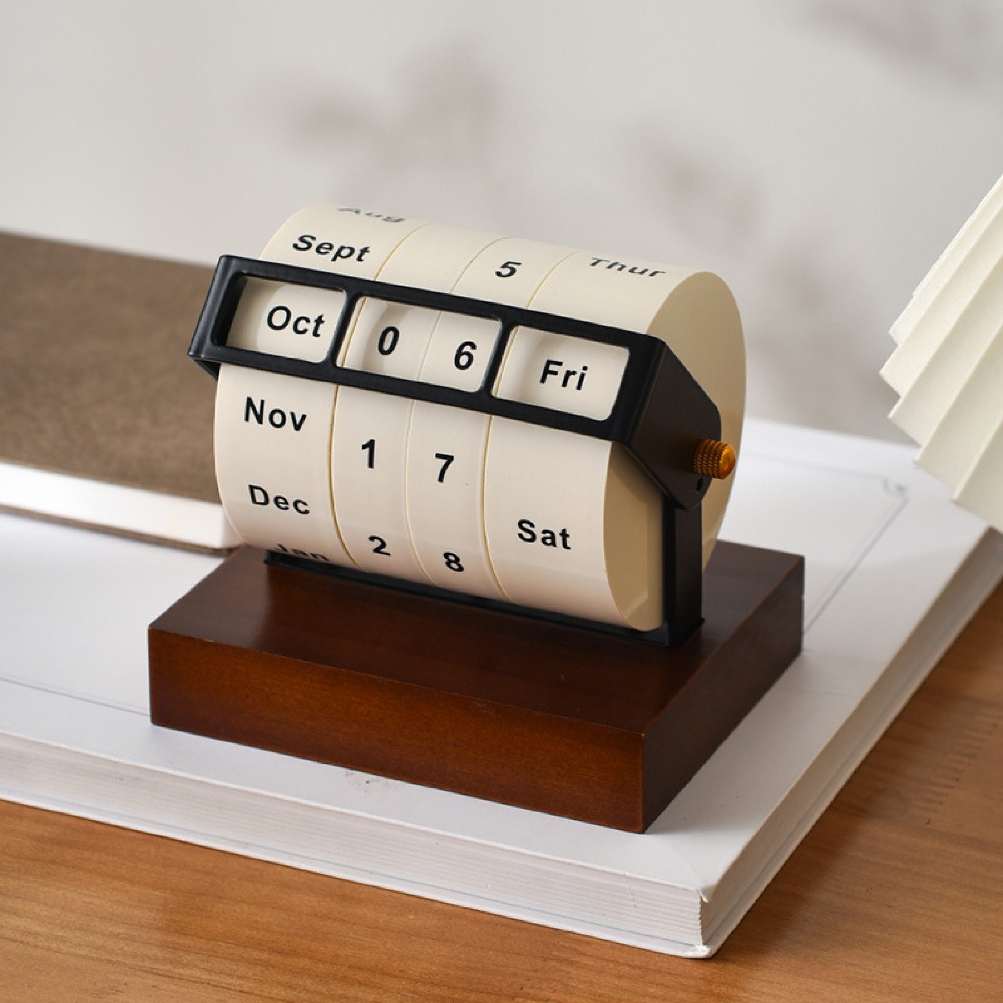 Wheel Perpetual Calendar | Bello Bello